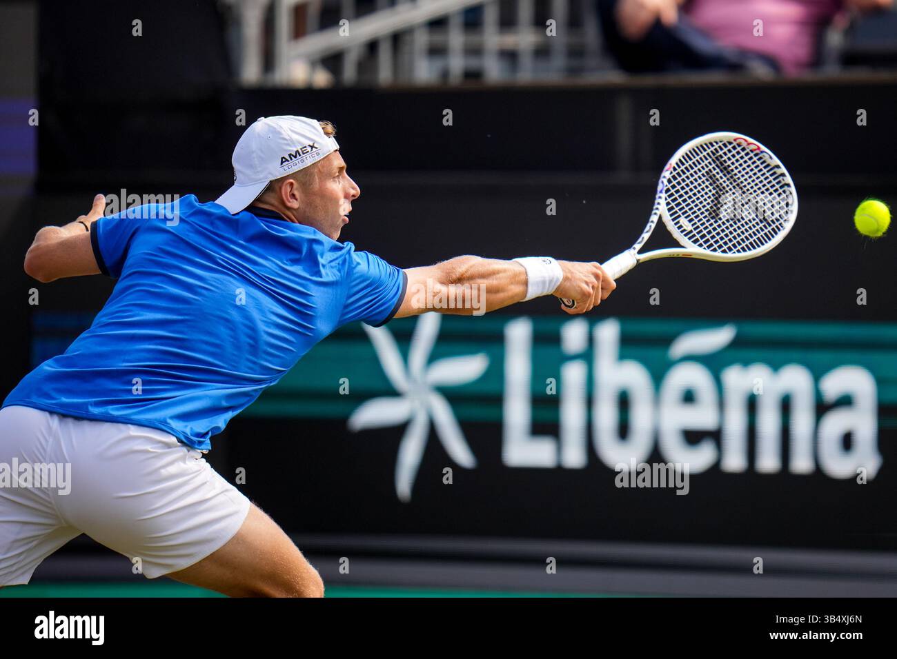 'S-HERTOGENBOSCH, NETHERLANDS - JUNE 17: Tallon Griekspoor of the Netherlands reaches for the ...