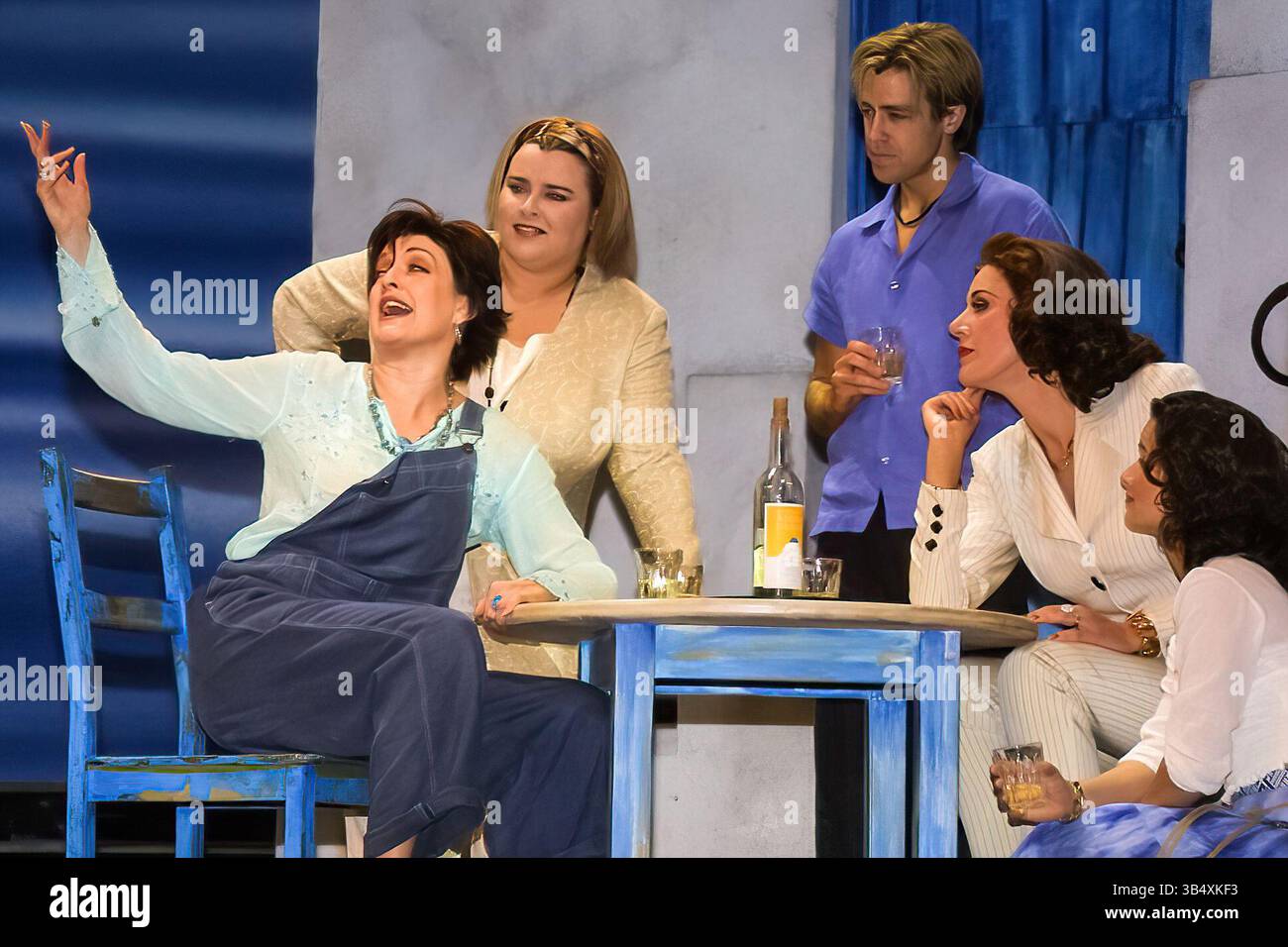 The 2002 Sydney cast of Mamma Mia! included Lisa Stokke as Sophie ...