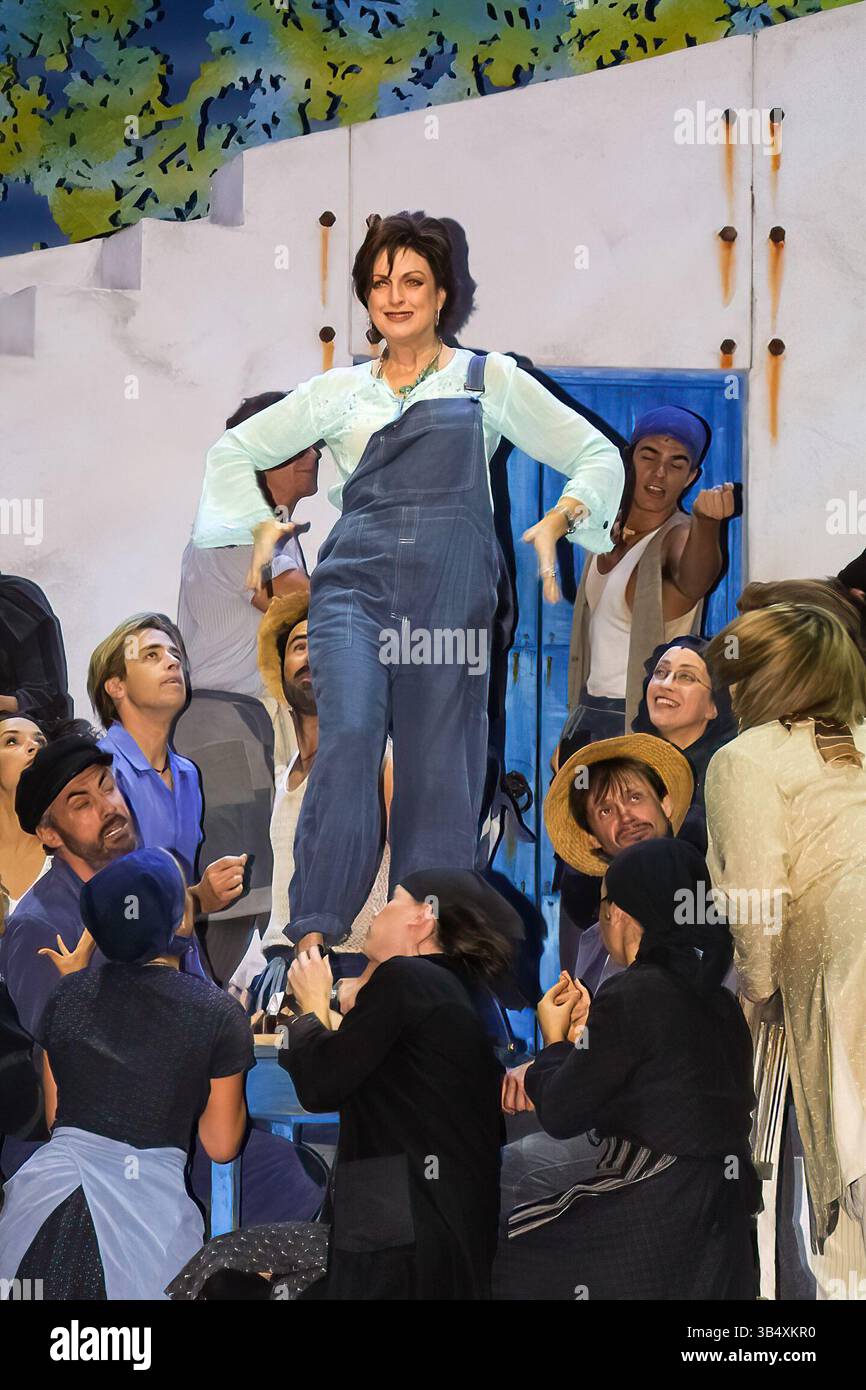 The 2002 Sydney cast of Mamma Mia! included Lisa Stokke as Sophie ...