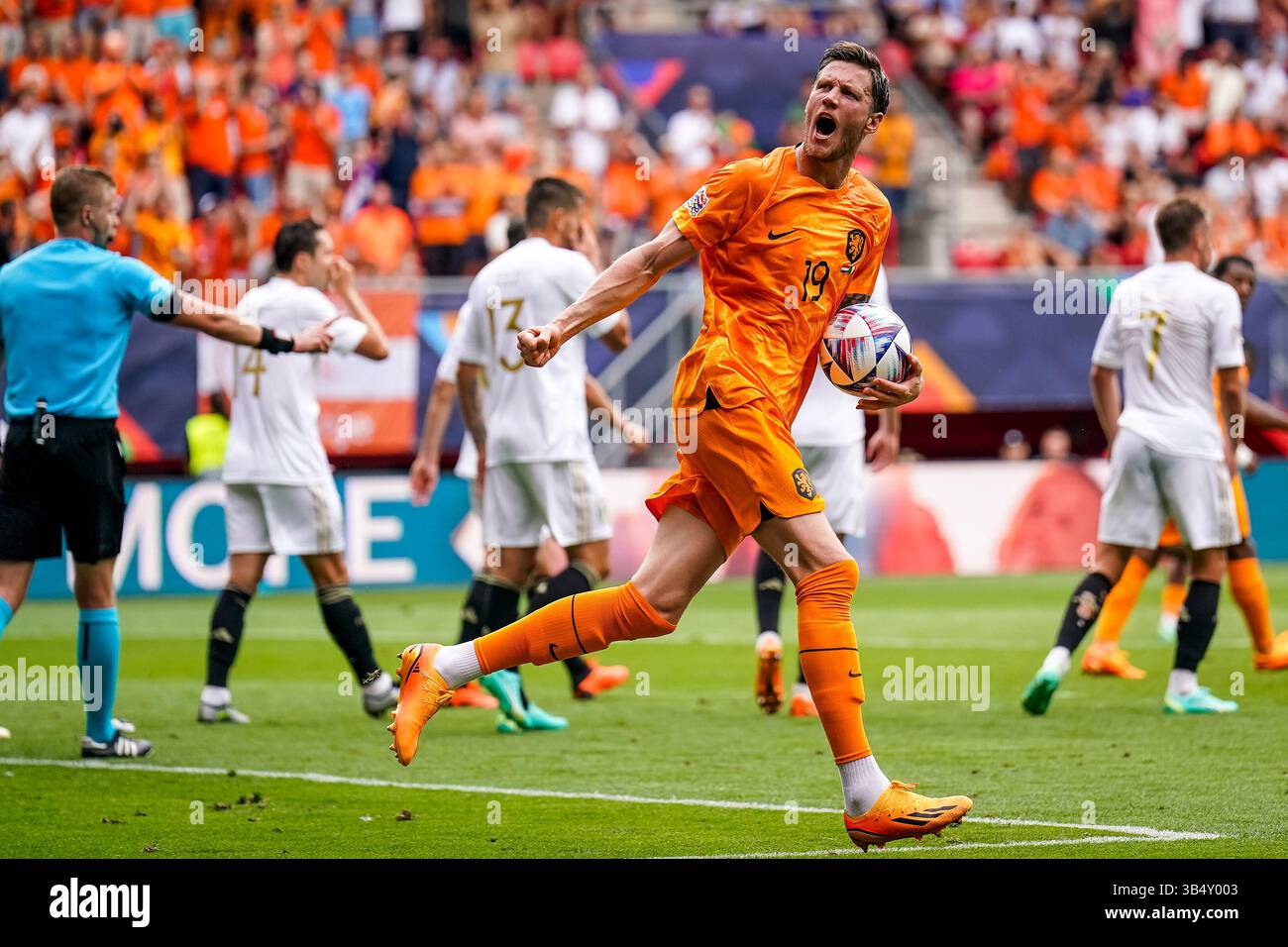ENSCHEDE, NETHERLANDS - JUNE 18: Wout Weghorst of the Netherlands ...
