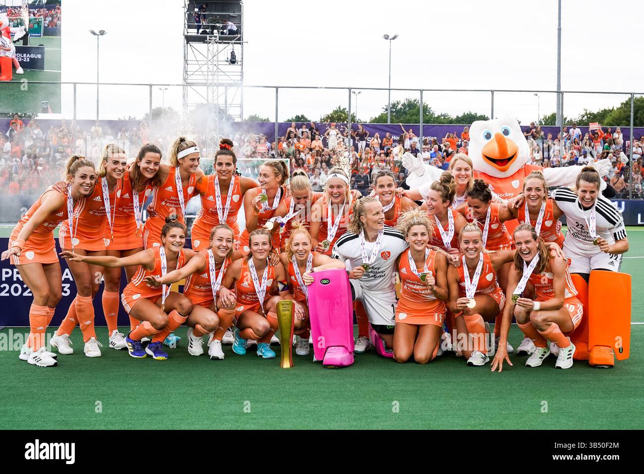 AMSTELVEEN, NETHERLANDS - JUNE 27: Anne Veenendaal of the Netherlands ...