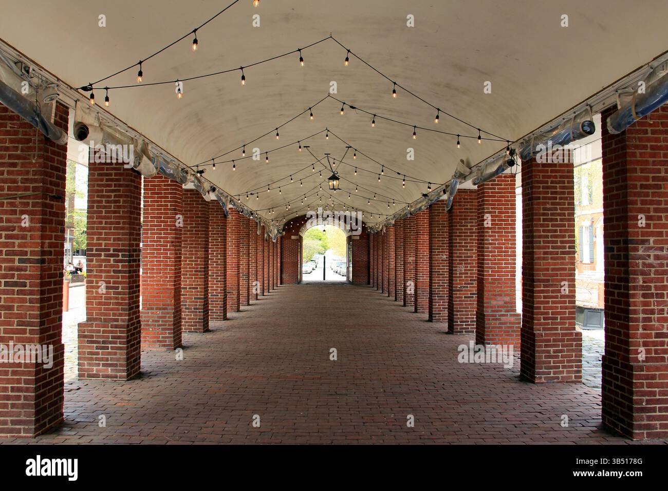 Clock headhouse hi-res stock photography and images - Alamy