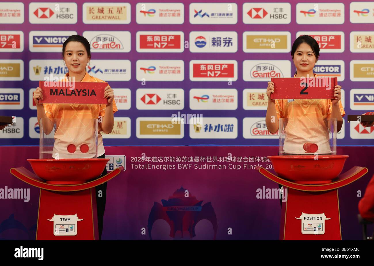 Xiamen. 1st May, 2025. The draw plate of Team Malaysia is shown during ...