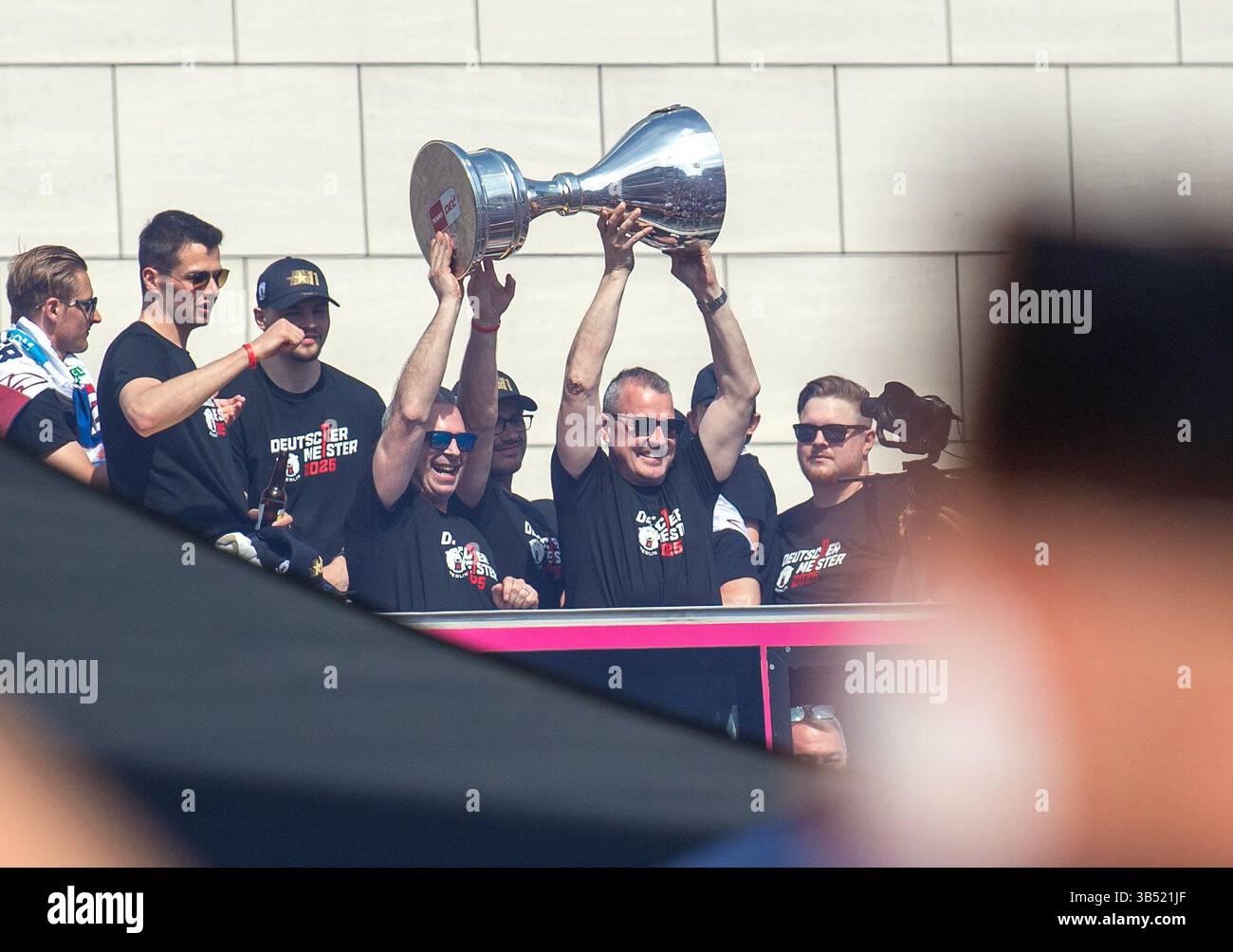 Berlin, Germany. 01st May, 2025. Ice hockey: DEL, championship ...