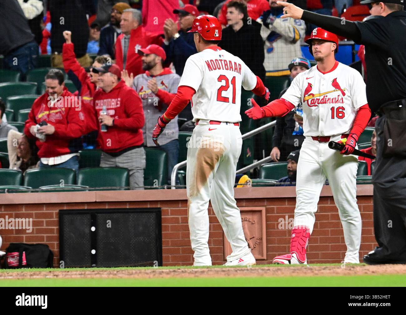 ST. LOUIS, MO -APRIL 01: St. Louis Cardinals left fielder Lars Nootbaar ...