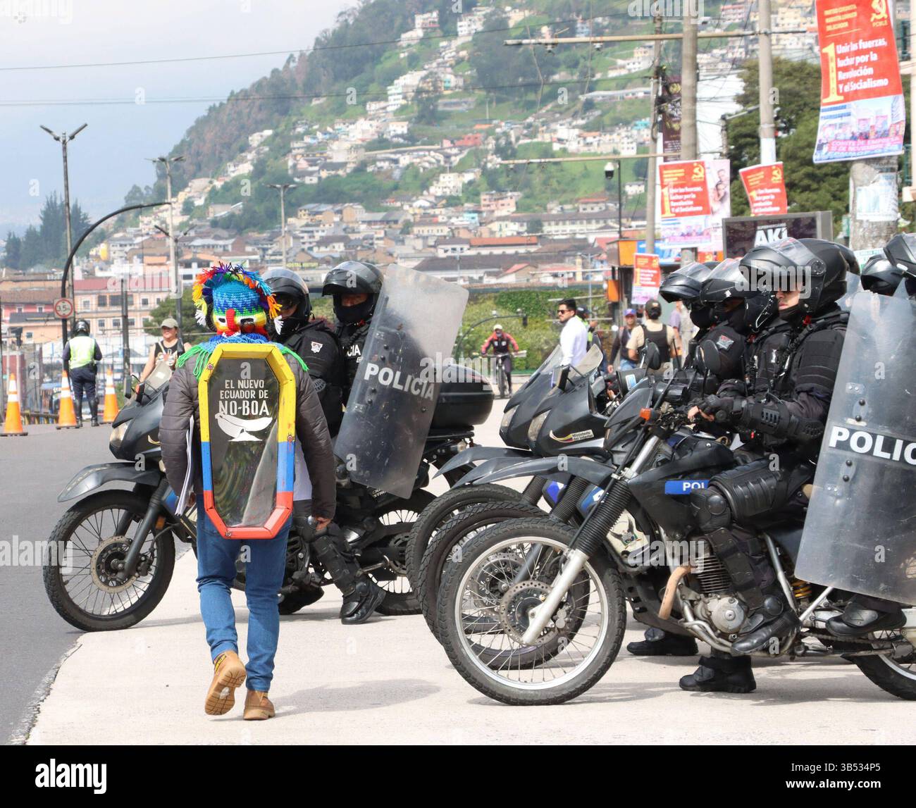 QUITO MARCHA 1 DE MAYO Quito, Thursday, May 1, 2025 Trade Union and ...