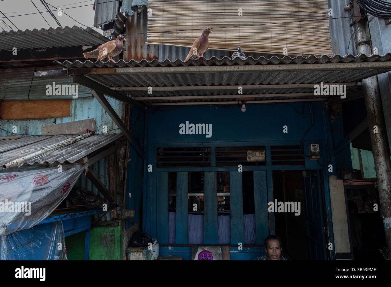 Congested slum area hi-res stock photography and images - Alamy