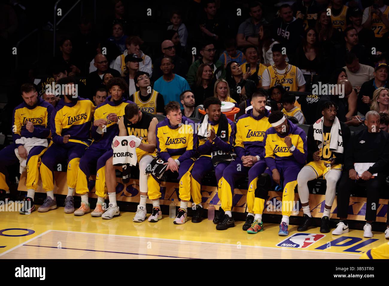 LOS ANGELES, CA - APRIL 30: Los Angeles Lakers bench during game 5 of ...