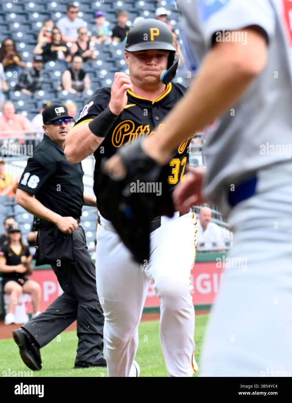 Pittsburgh, United States. 01st May, 2025. Pittsburgh Pirates catcher ...