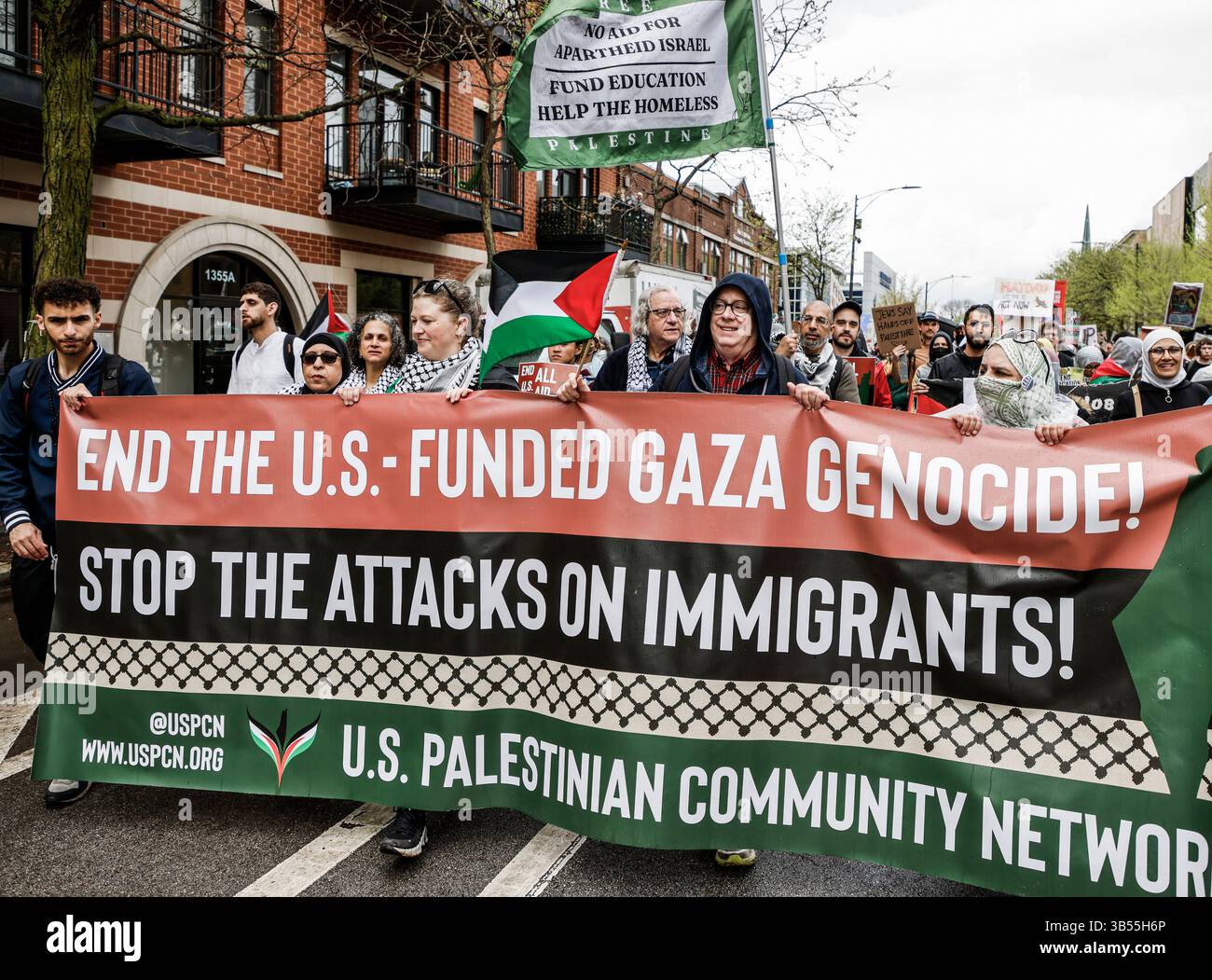 People carry banners signs hi-res stock photography and images - Alamy