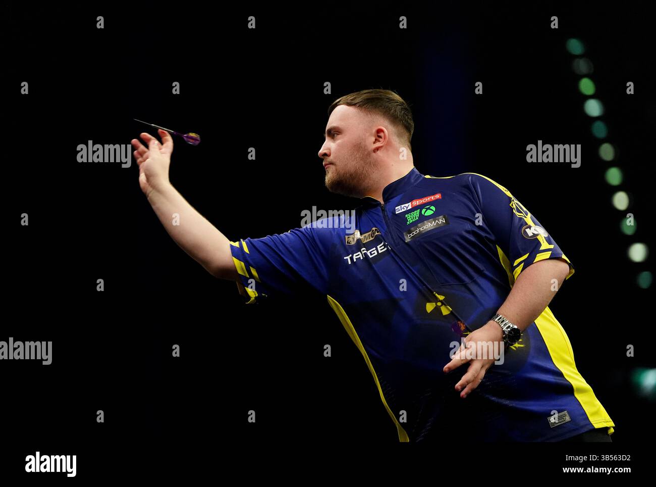 Luke Littler in action against Stephen Bunting during night thirteen of ...