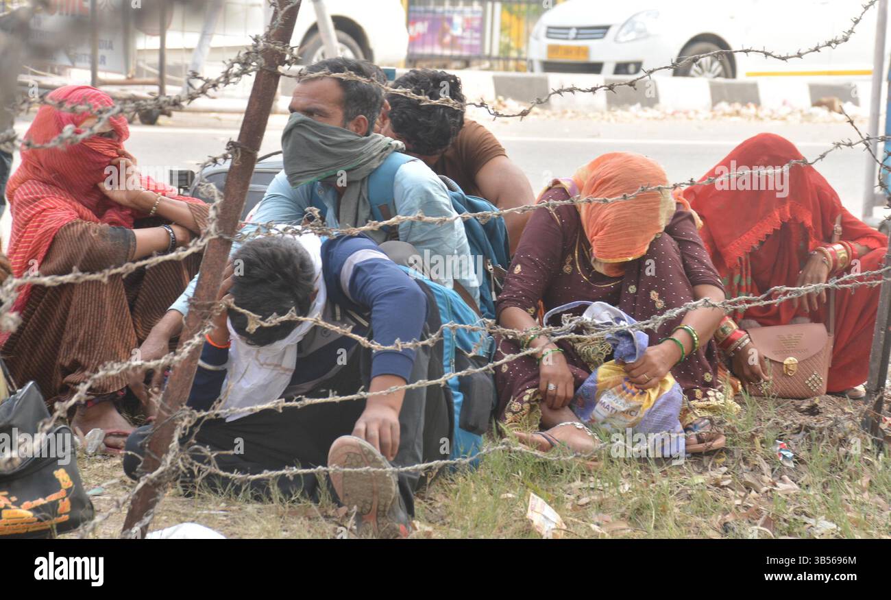 AMRITSAR, INDIA - MAY 1: Pakistani citizens wait to go to Pakistan at ...
