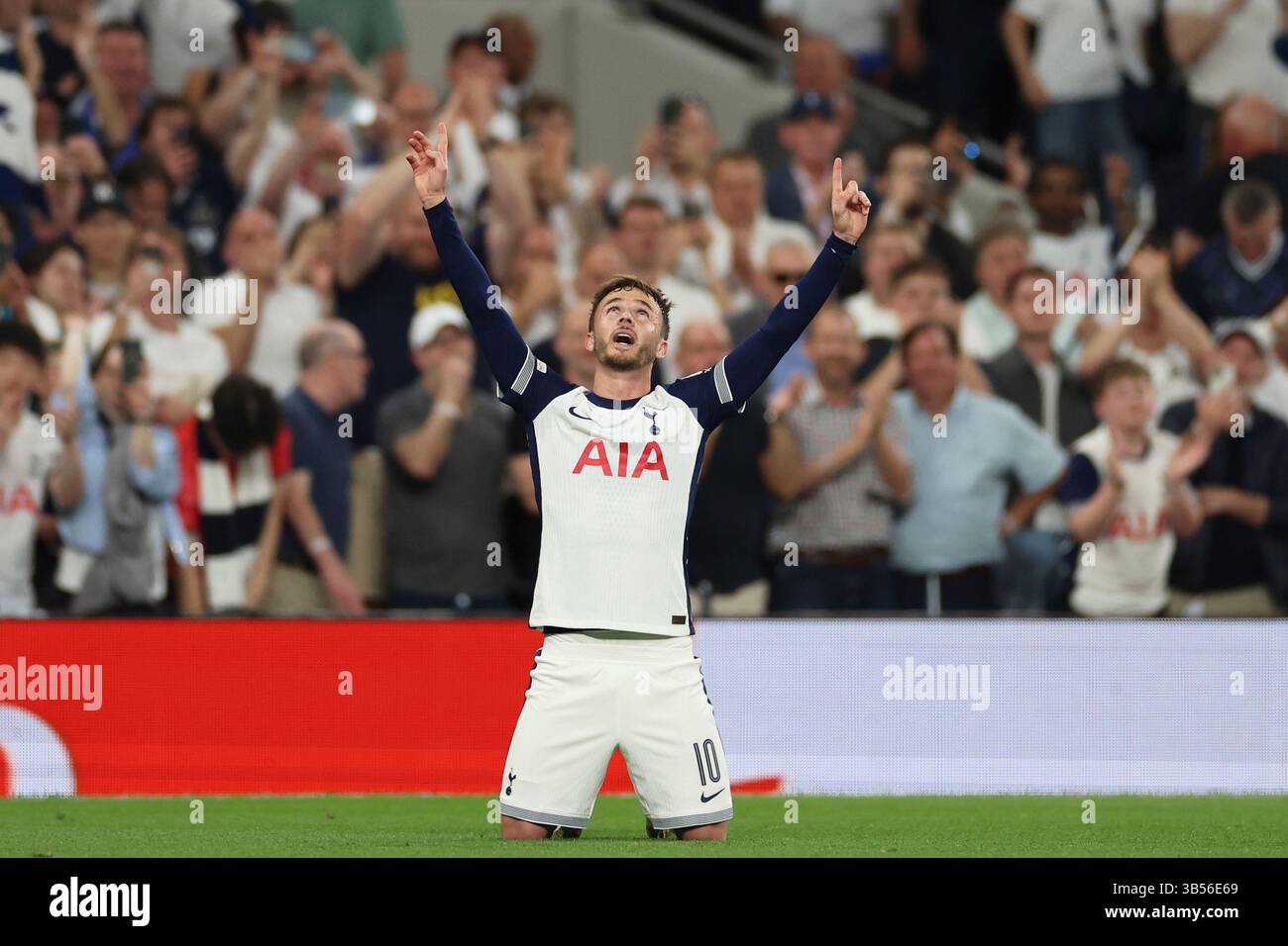 Tottenham's James Maddison celebrates scoring his side's 2nd goal ...