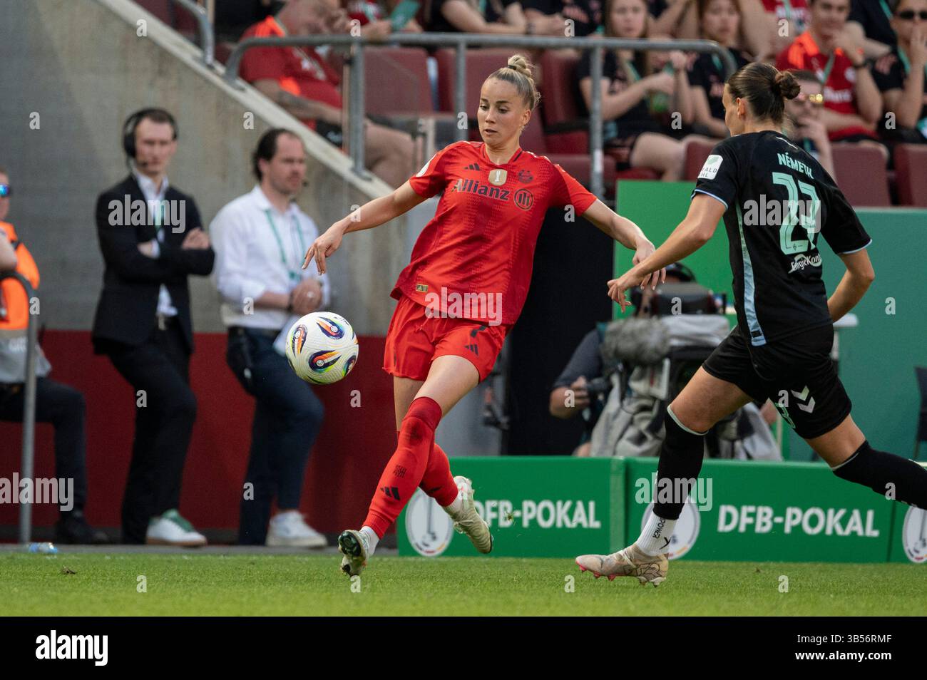 Cologne, Germany. 01st May, 2025. Cologne, Germany, May 01, 2025: Giulia Gwinn (7 FC Bayern ...