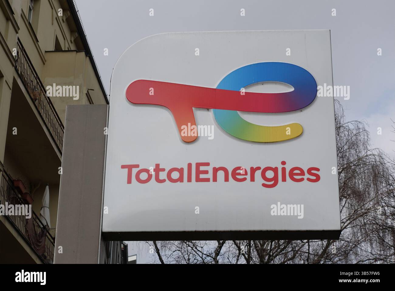 Logo total hi-res stock photography and images - Alamy