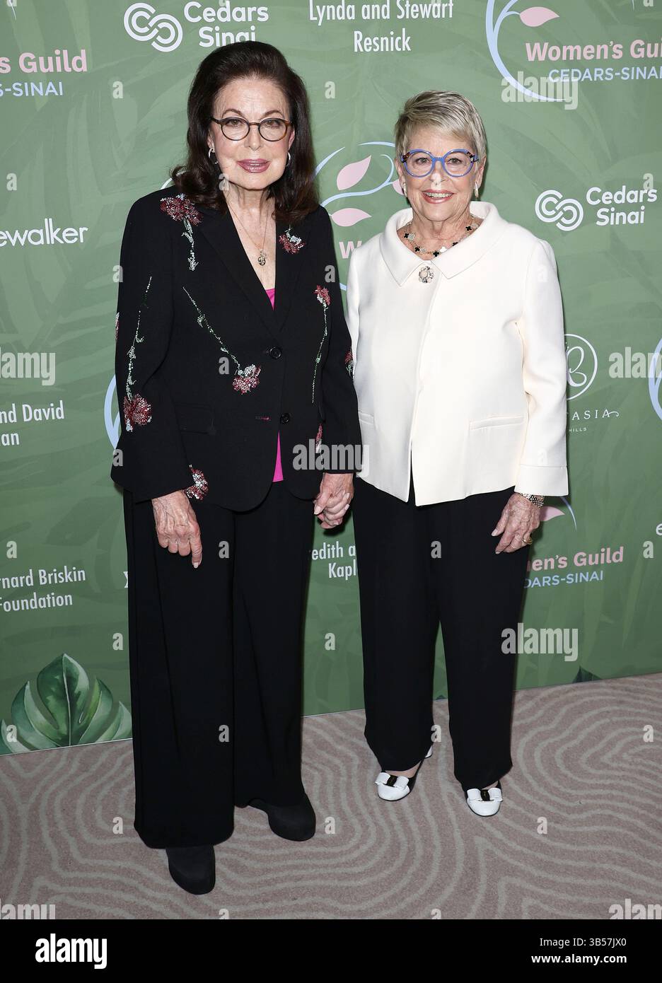 Wendy Goldberg, Toni Howard arrives at The Women's Guild Cedars-Sinai ...