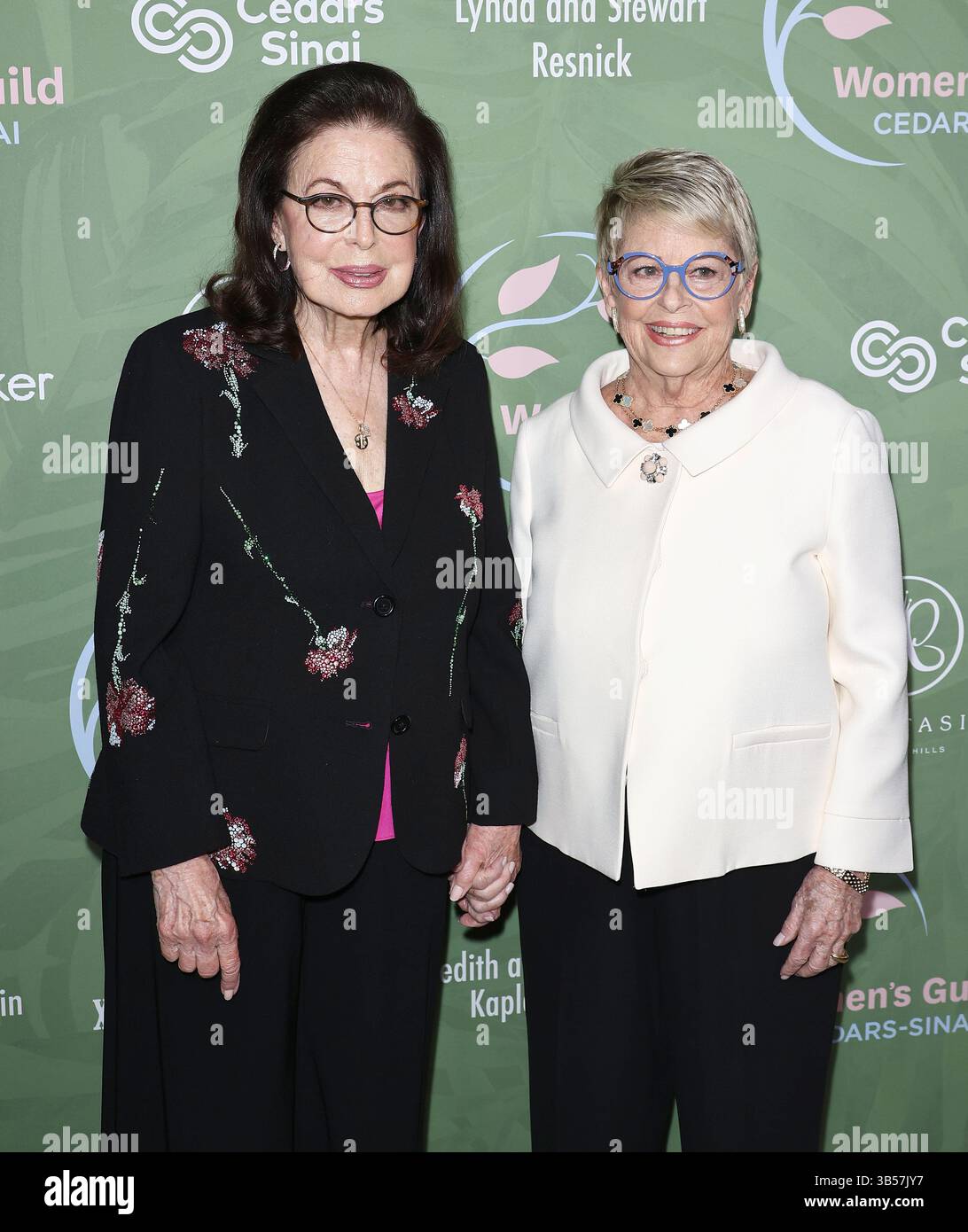 Wendy Goldberg, Toni Howard arrives at The Women's Guild Cedars-Sinai ...