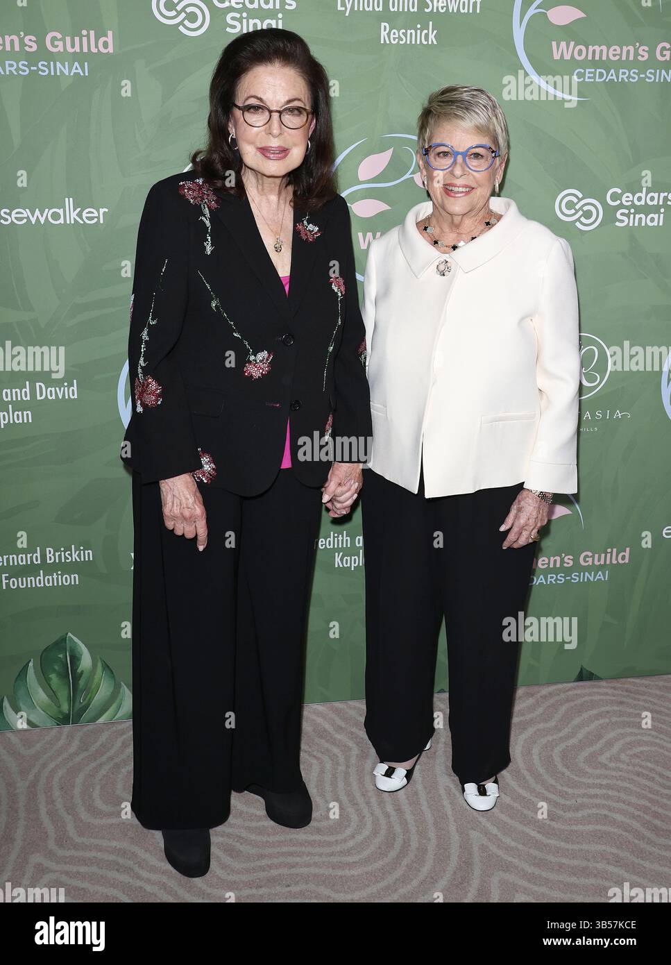 Wendy Goldberg, Toni Howard arrives at The Women's Guild Cedars-Sinai ...