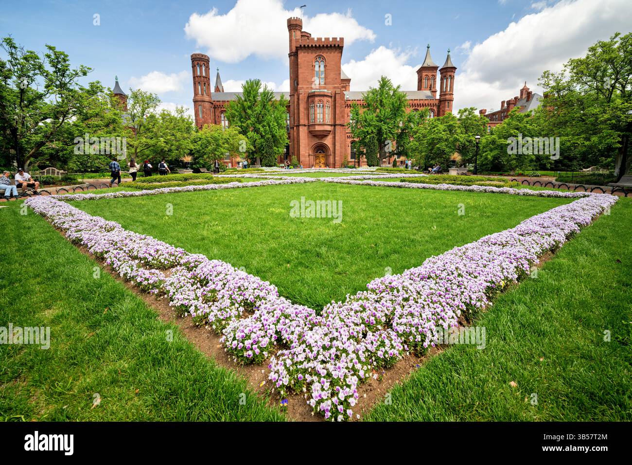 WASHINGTON DC, United States — The parterre garden in the Enid A. Haupt ...