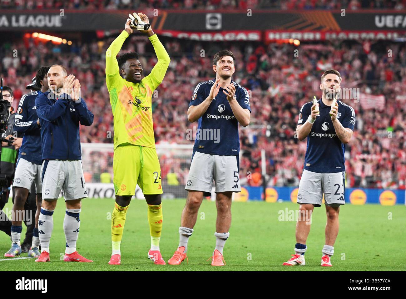 Manchester United's Christian Eriksen, Manchester United's goalkeeper ...