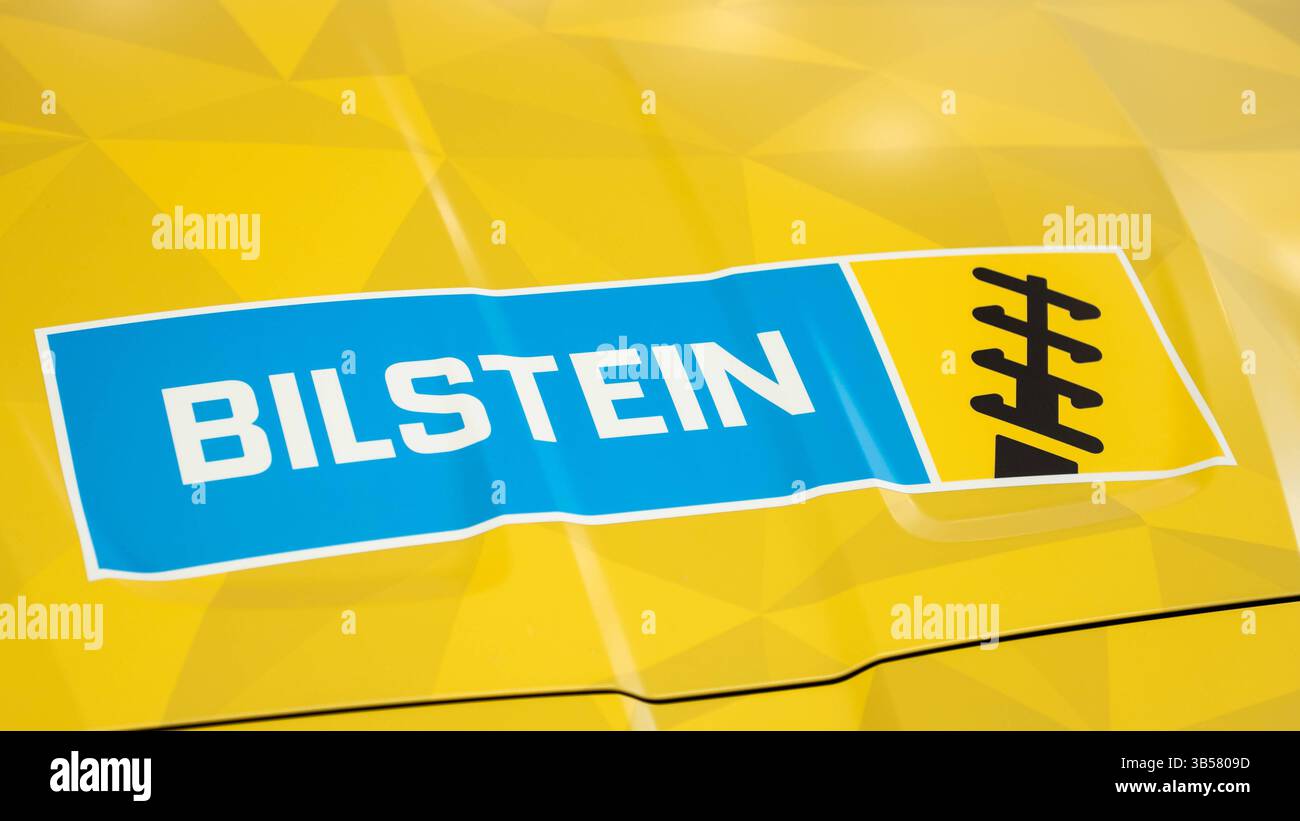 Das Logo des Stoßdämpferherstellers Bilstein ist auf einem BMW M4 zu ...
