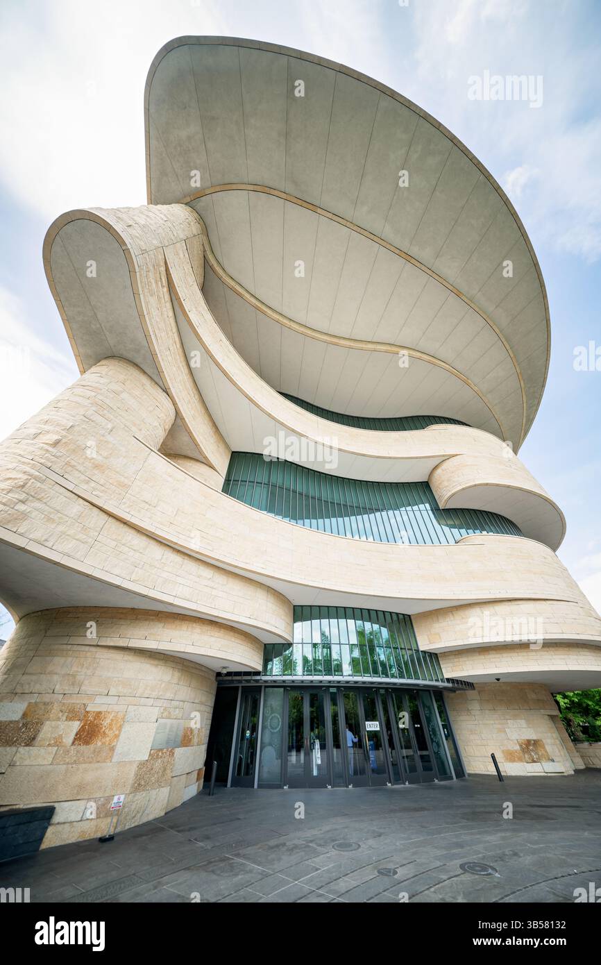 WASHINGTON DC — The distinctive main entrance to the National Museum of ...