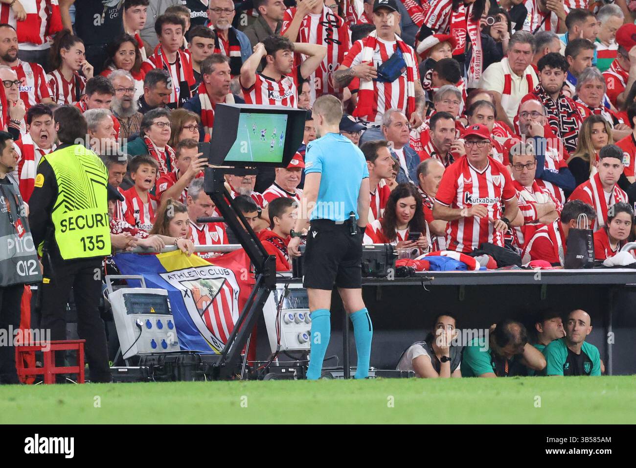 Bilbao, Spain. 01st May, 2024. Check penalty VAR during the UEFA Europa ...