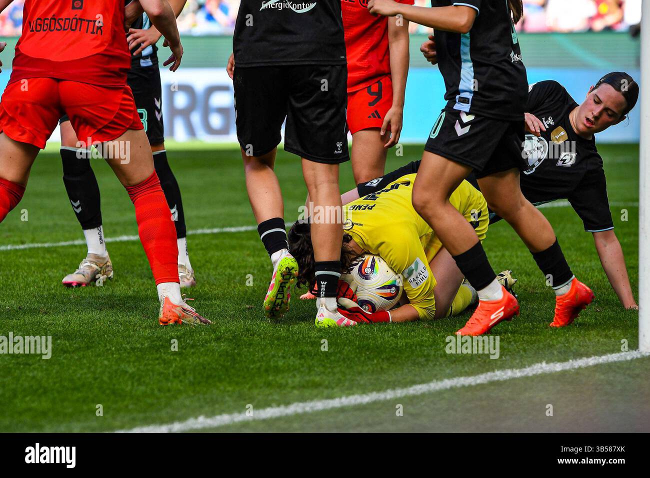 Cologne, North Rhine-Westphalia, Germany. 1st May, 2025. SV Werder ...