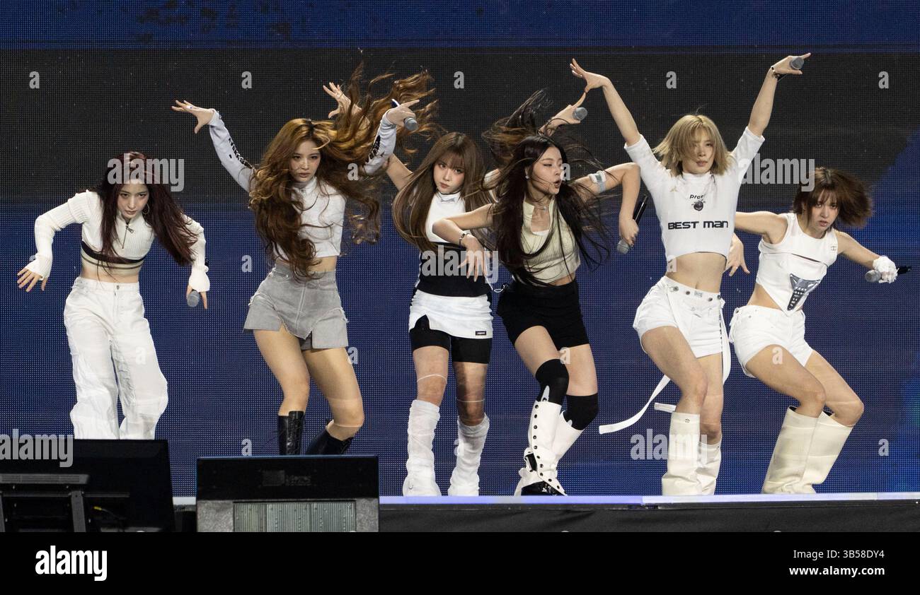 Seoul, South Korea. 30th Apr, 2025. Australian and South Korean singer ...