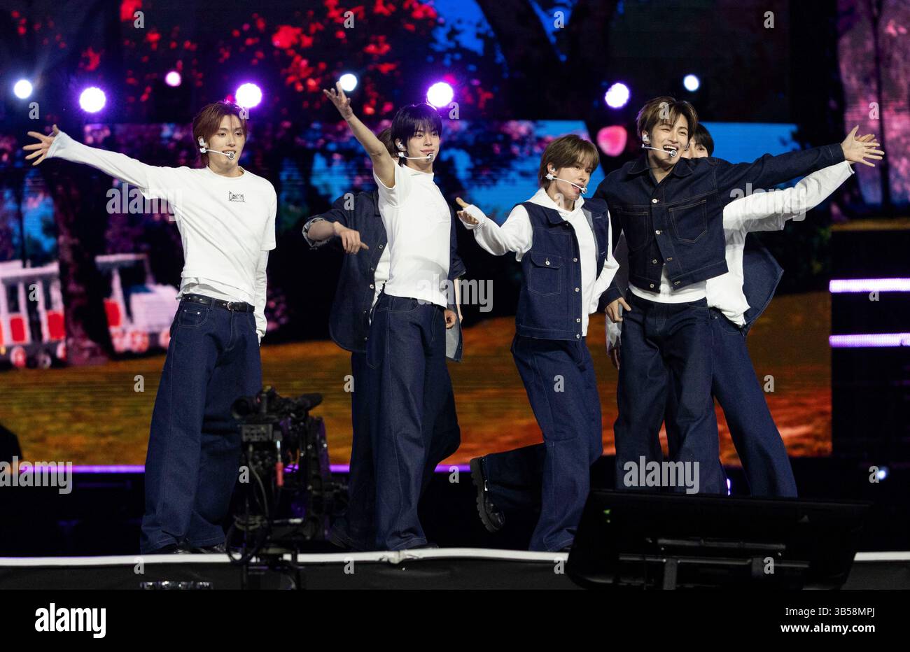 Seoul, South Korea. 30th Apr, 2025. Shinyu, Dohoon, Youngjae, Hanjin, Jihoon, and Kyungmin ...