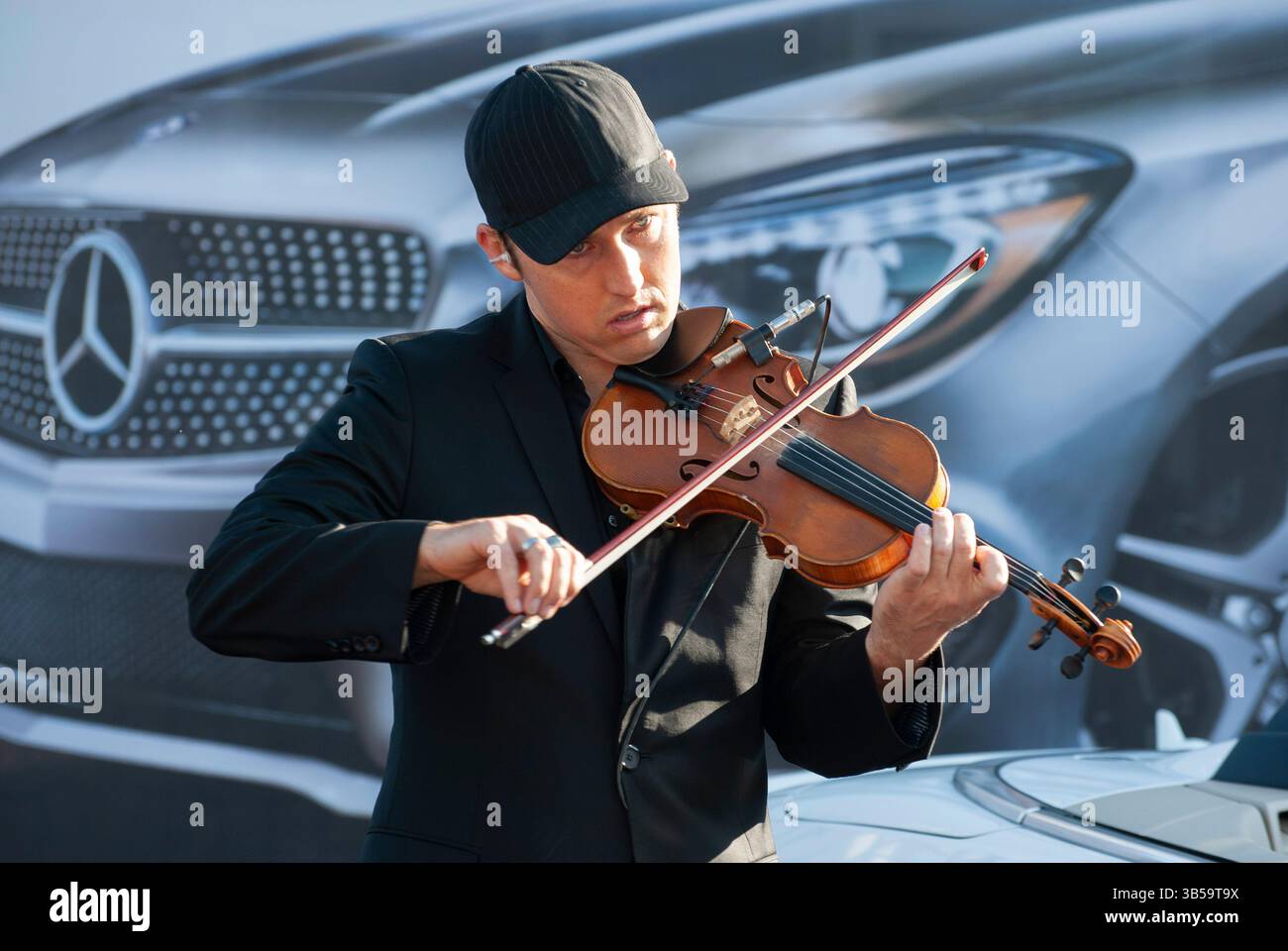 Josh vietti hi-res stock photography and images - Alamy