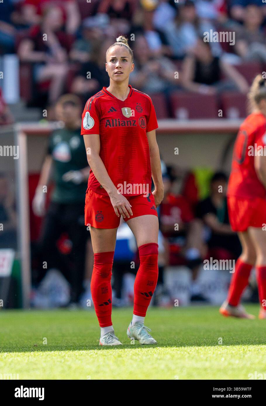 Giulia Gwinn (FC Bayern Muenchen, #7) 45. DFB-Pokal Finale der Frauen: FC Bayern München - SV ...