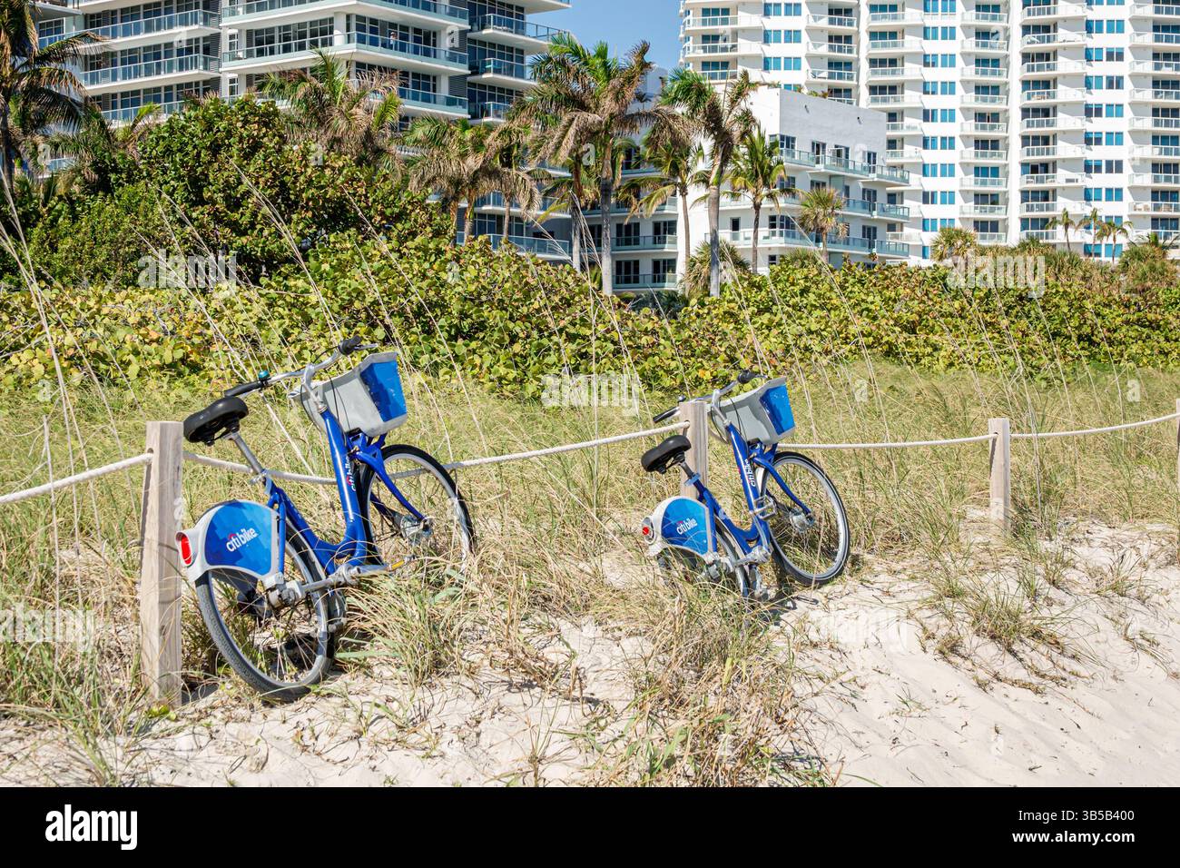 Blue bike rental stations hi-res stock photography and images - Alamy
