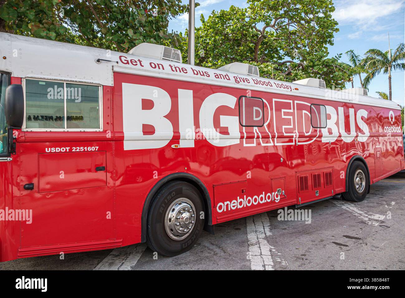 Bus graphic hi-res stock photography and images - Alamy