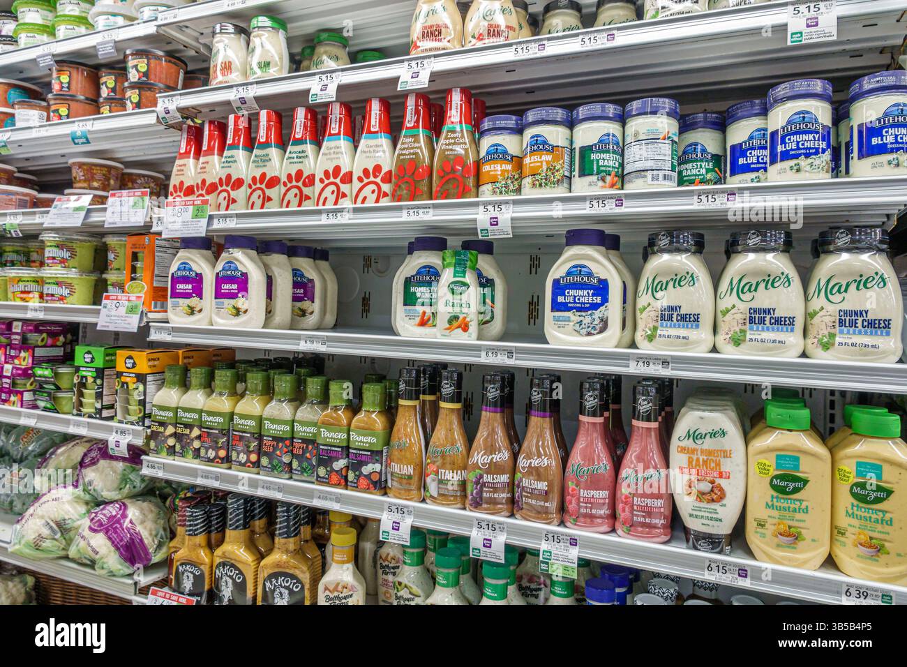 Dressing display store fridge hi-res stock photography and images - Alamy