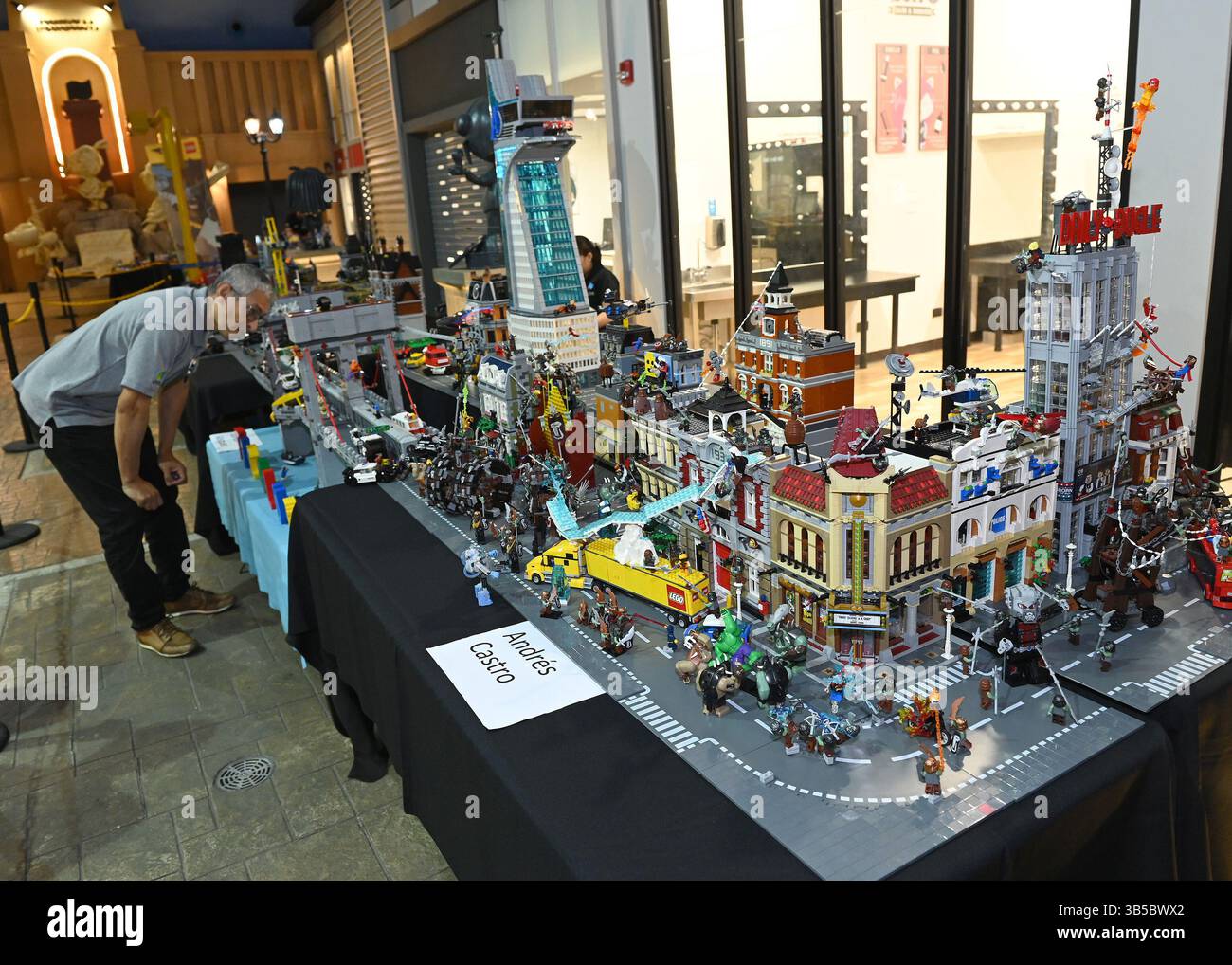 September 10, 2022: 10 de setiembre del 2022. Centro Comercial OxÃ Â ...