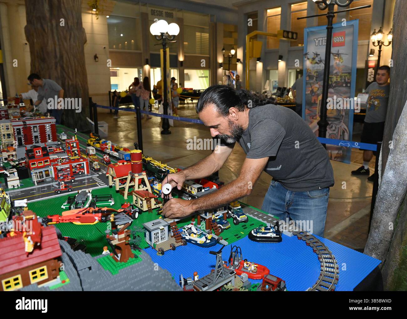 September 10, 2022: 10 de setiembre del 2022. Centro Comercial OxÃ Â ...