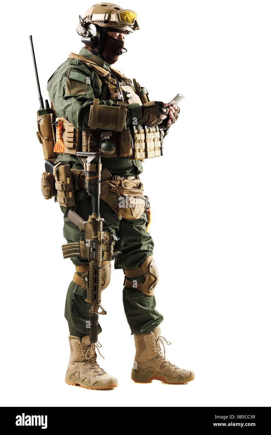Soldier equipped modern combat hi-res stock photography and images - Alamy
