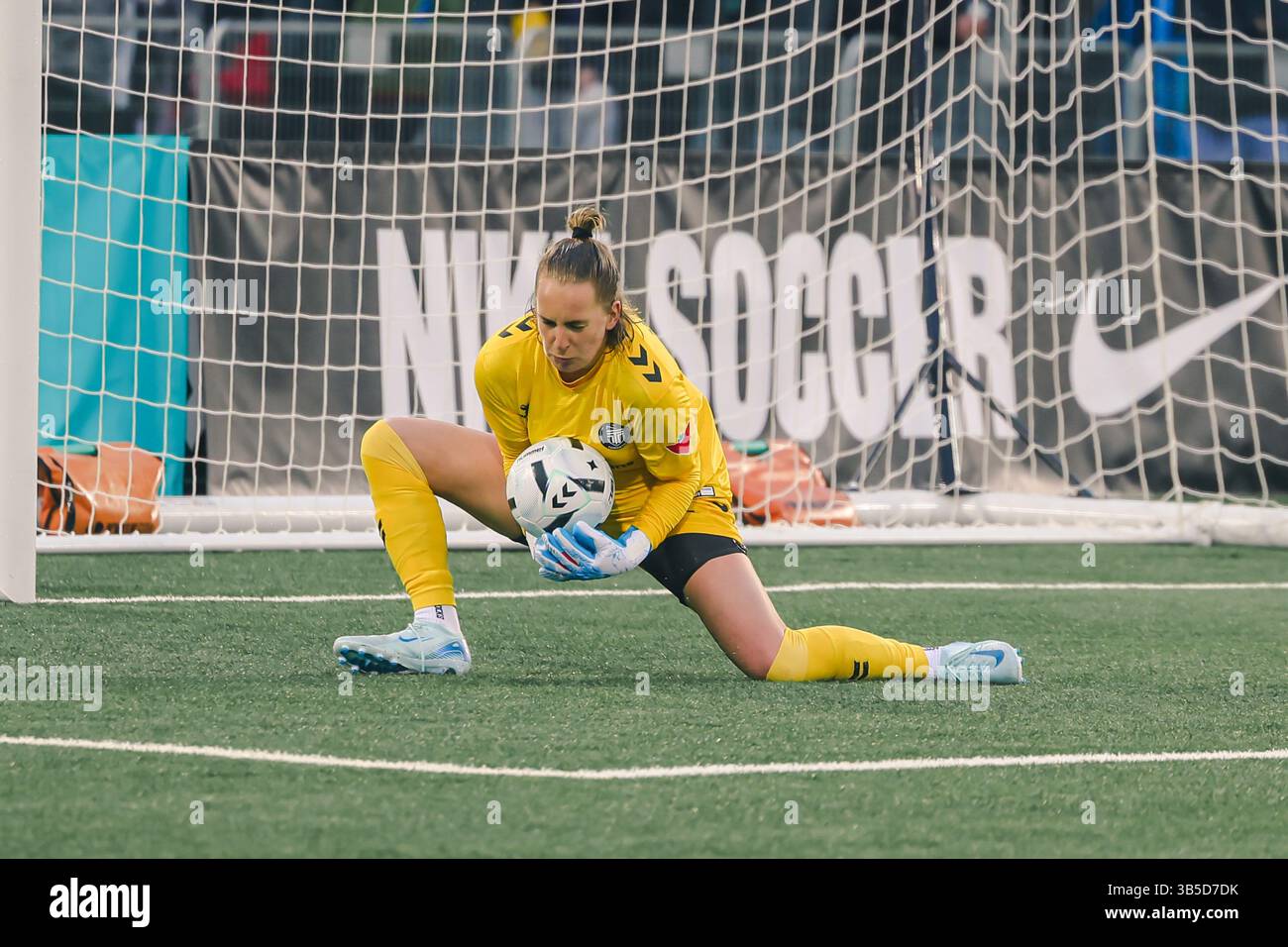 Toronto, Canada, May 1st 2025: Sofia Manner (1 AFC Toronto) in action ...