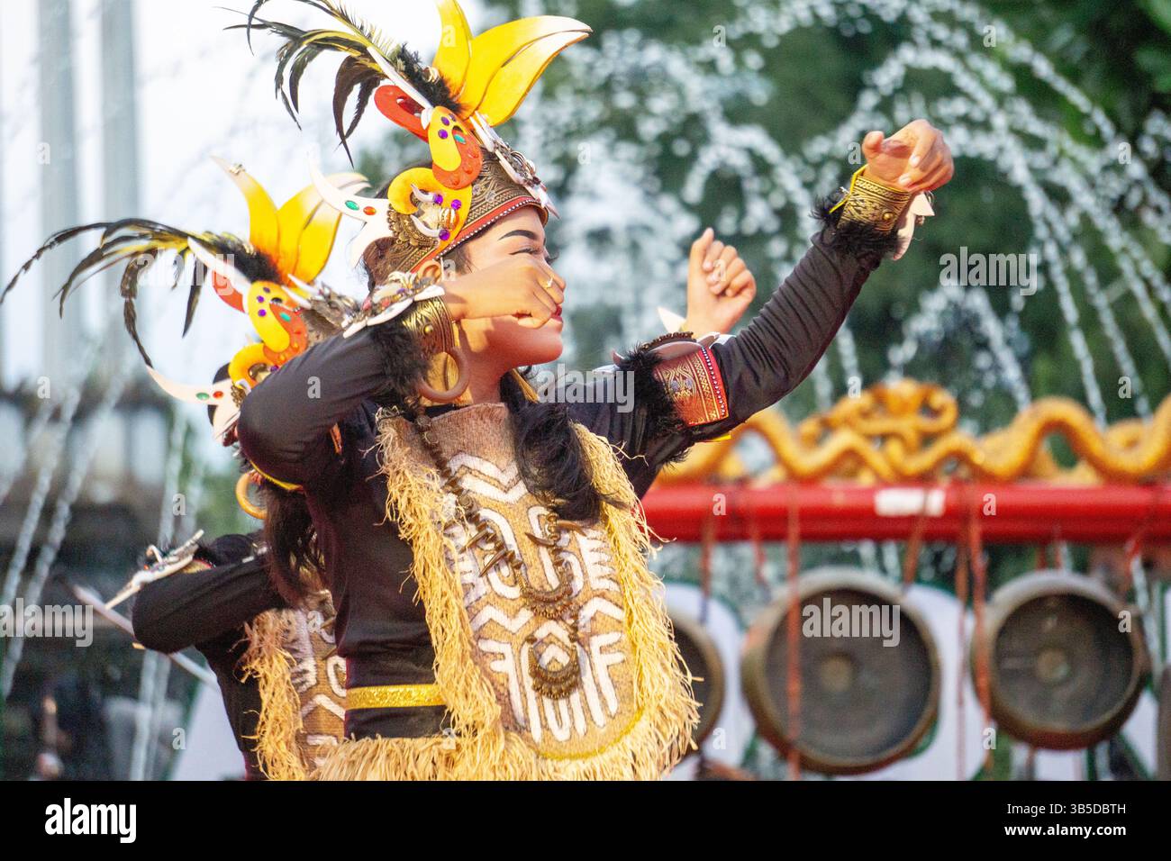 amko Rambe Yamko dance from Papua. This dance depicts the spirit of ...