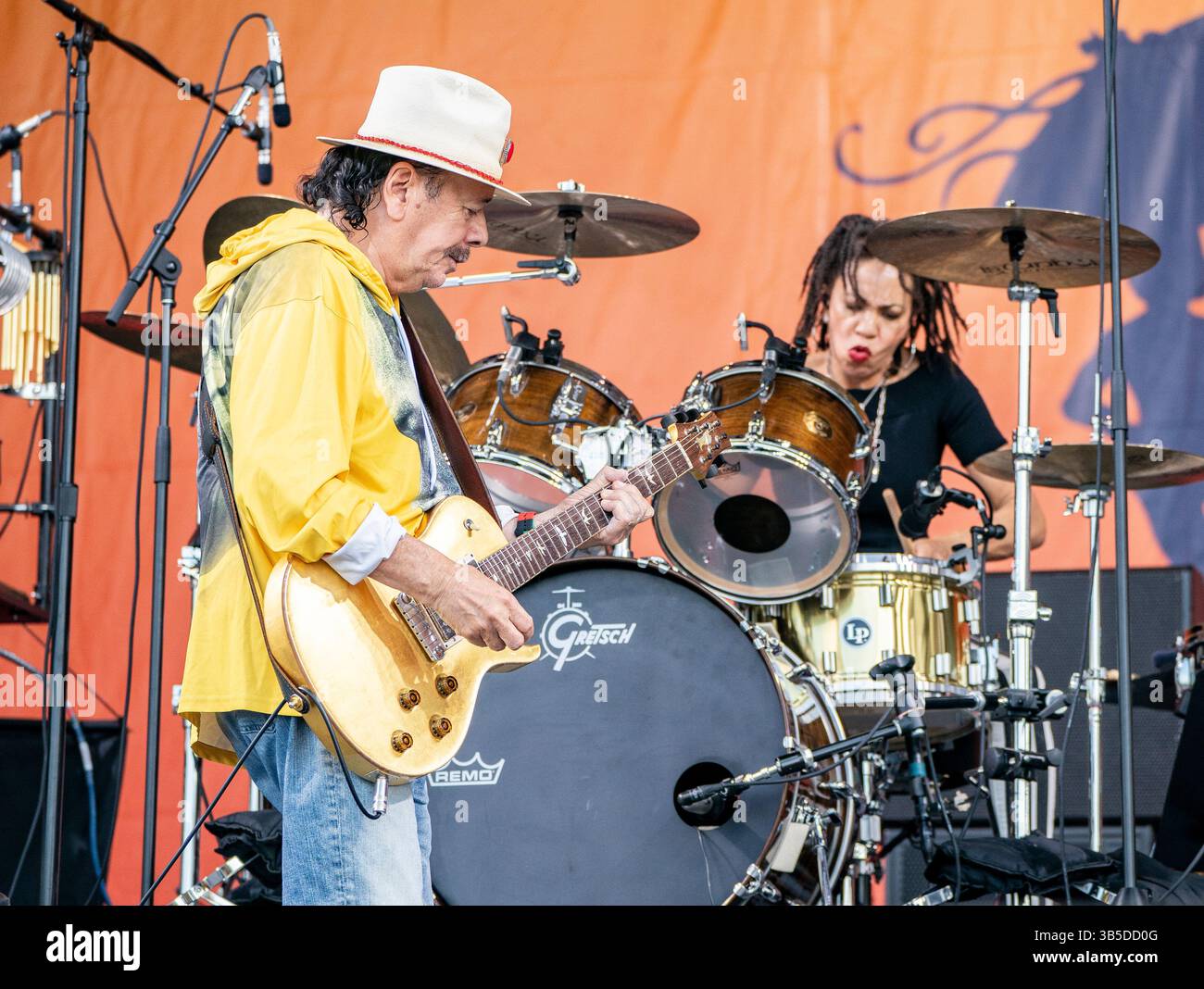 Carlos Santana, left, and Cindy Blackman Santana perform during the ...
