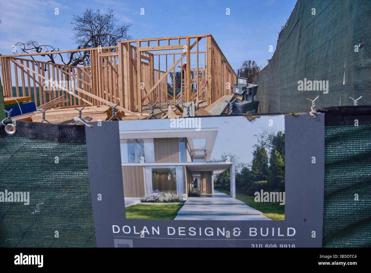 A home is rebuilt in the Palisades Fire damage zone in the Pacific ...