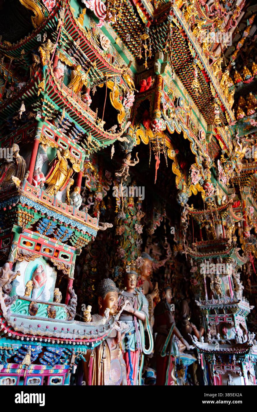 The Hall of the Holy Mother in Jinci Temple, Taiyuan, Shanxi: One of ...