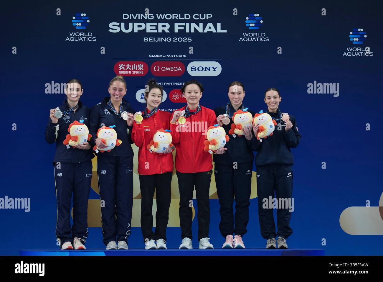 From left silver medalists Australia's Maddison Keeney and Alysha Koloi ...