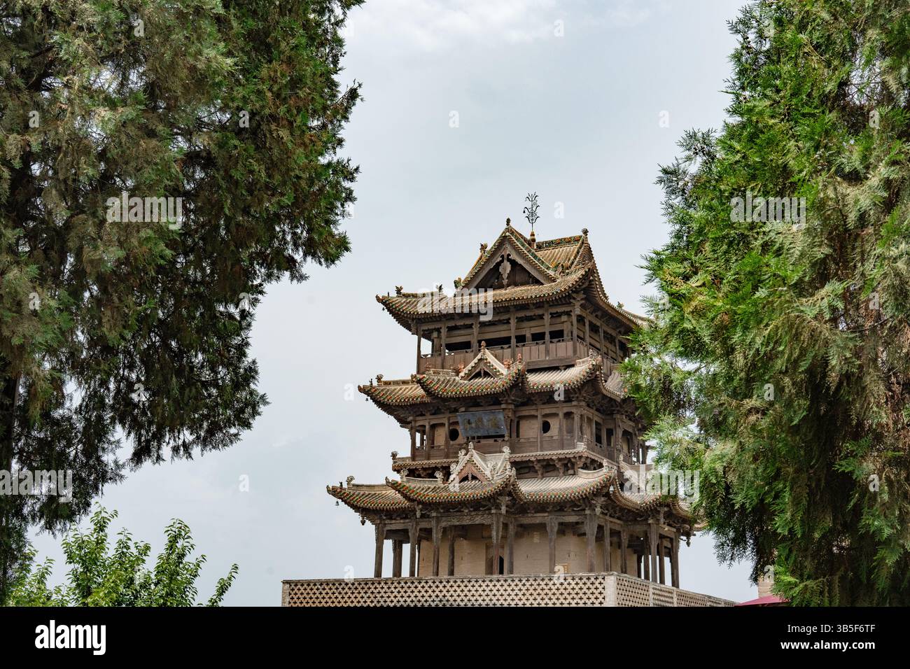 The Hall of the Holy Mother in Jinci Temple, Taiyuan, Shanxi: One of ...