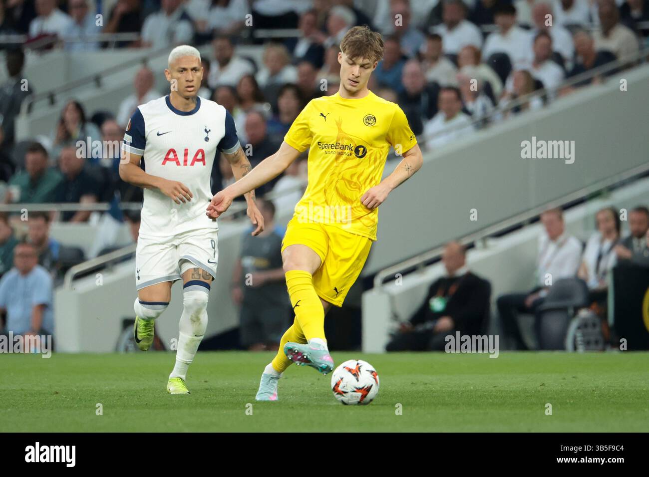 London, Royaume Uni. 01st May, 2025. Villads Nielsen of Bodo-Glimt ...