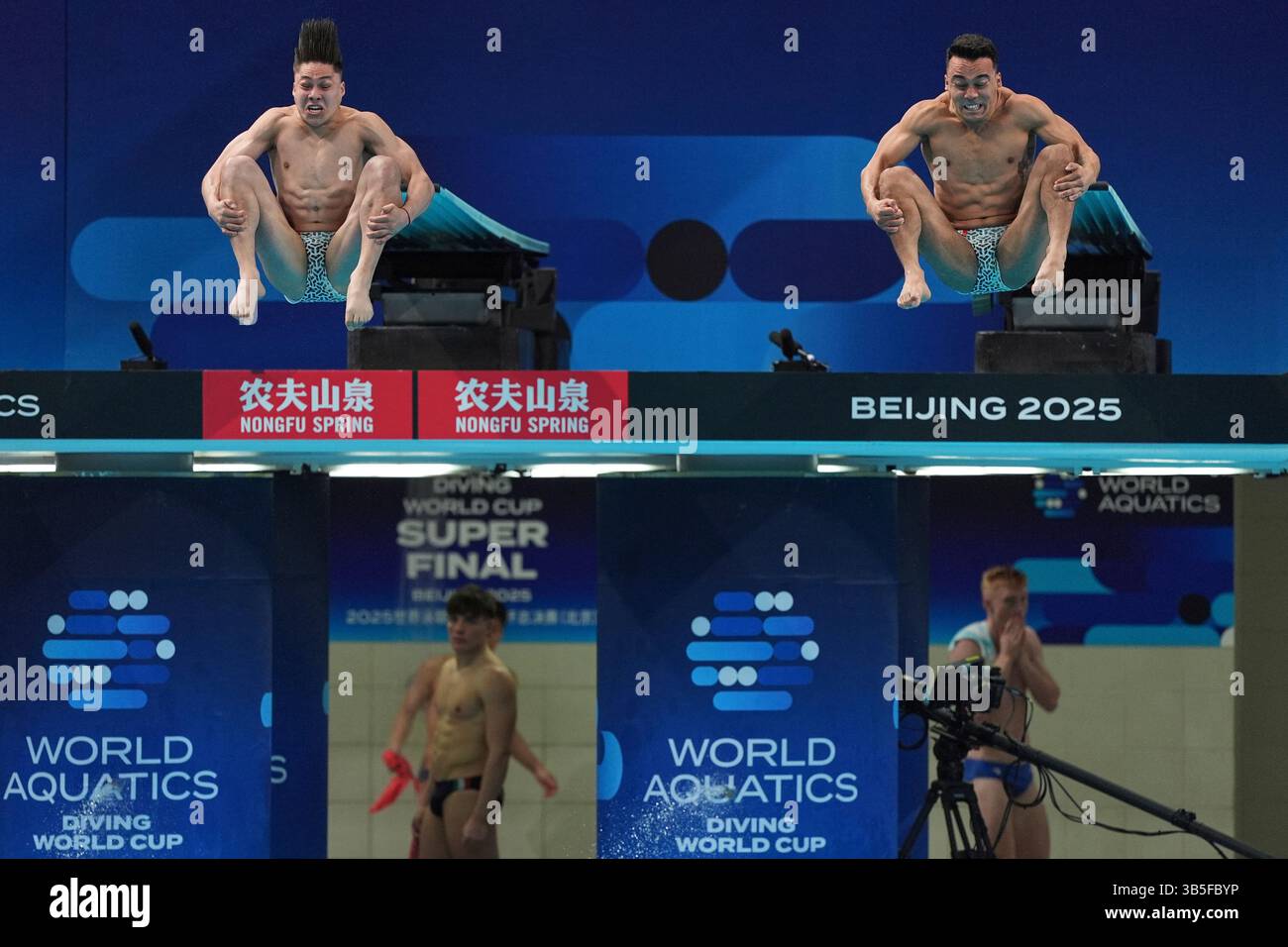 Mexico's Juan Manuel Celaya Hernandez and Osmar Olvera Ibarra compete ...