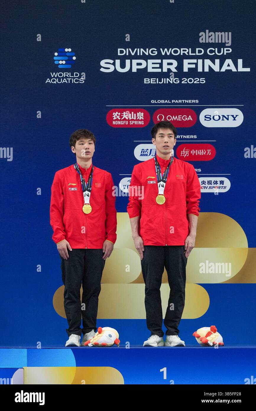 Beijing, China. 2nd May, 2025. Gold medalists China's Hu Yukang (R ...