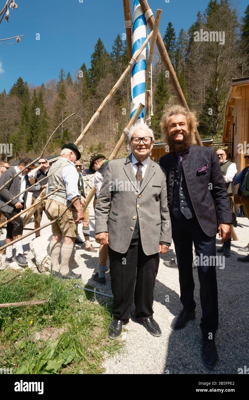 v.l. Werner Brombach Inhaber Erdinger Weissbier Brauerei und Luis ...