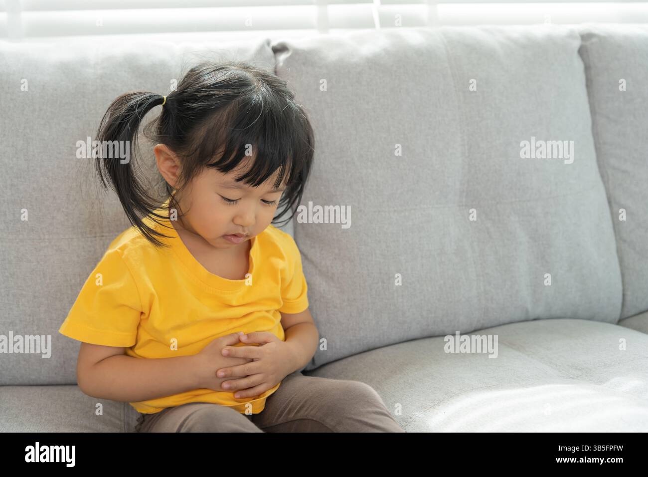 stomach ache. Children have abdominal pain, indigestion, gastritis ...
